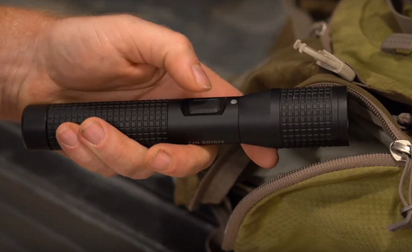 Niteize Inova T4R: All-new Powerful Tactical 1220 Lumens Long Rang Fla ...